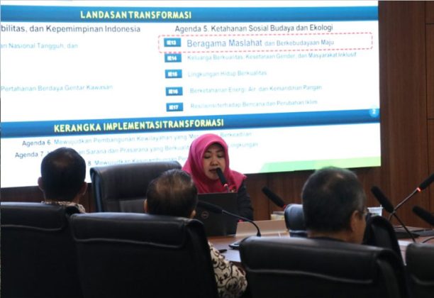 Rektor UIN Imam Bonjol Padang Serahkan POK 2025, Tekankan Efisiensi Anggaran - Metro Padang
